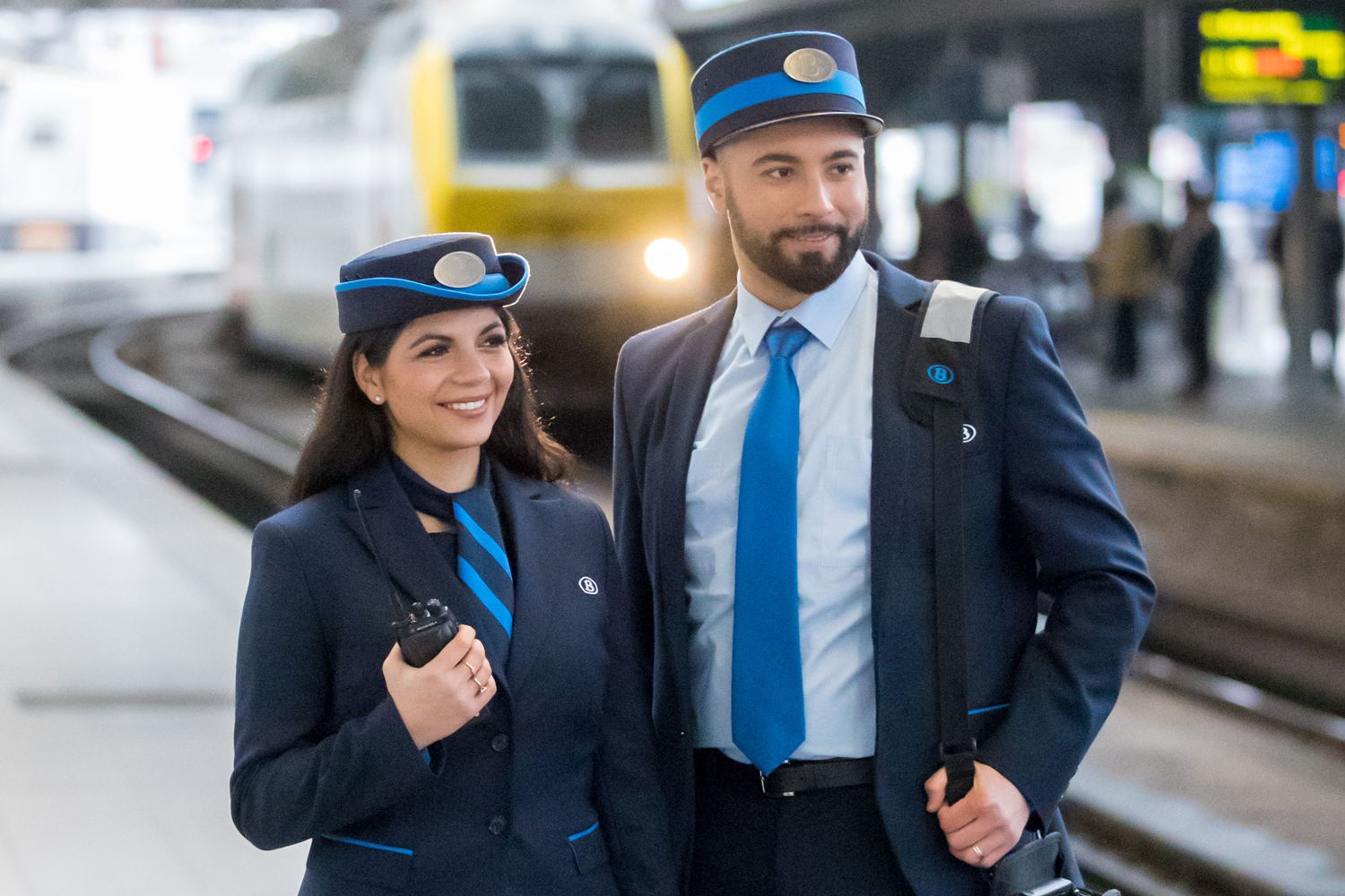 Xandres ontwerpt het nieuwe uniform voor trein- en station personeel ...